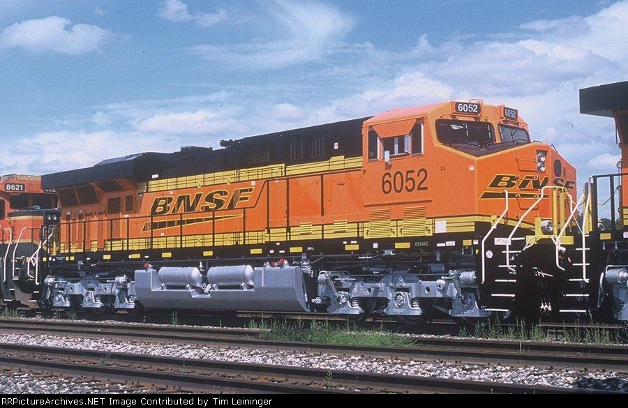 BNSF 6052